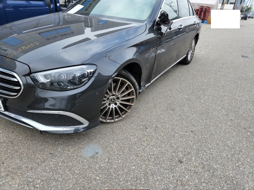 Mercedes-Benz E250 - Panda Car
