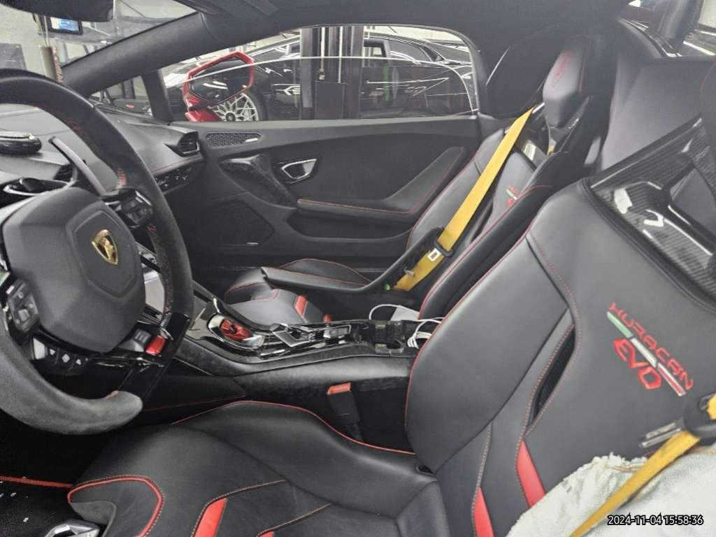 Lamborghini Huracan LP640-4 EVO Spyder - Panda Car