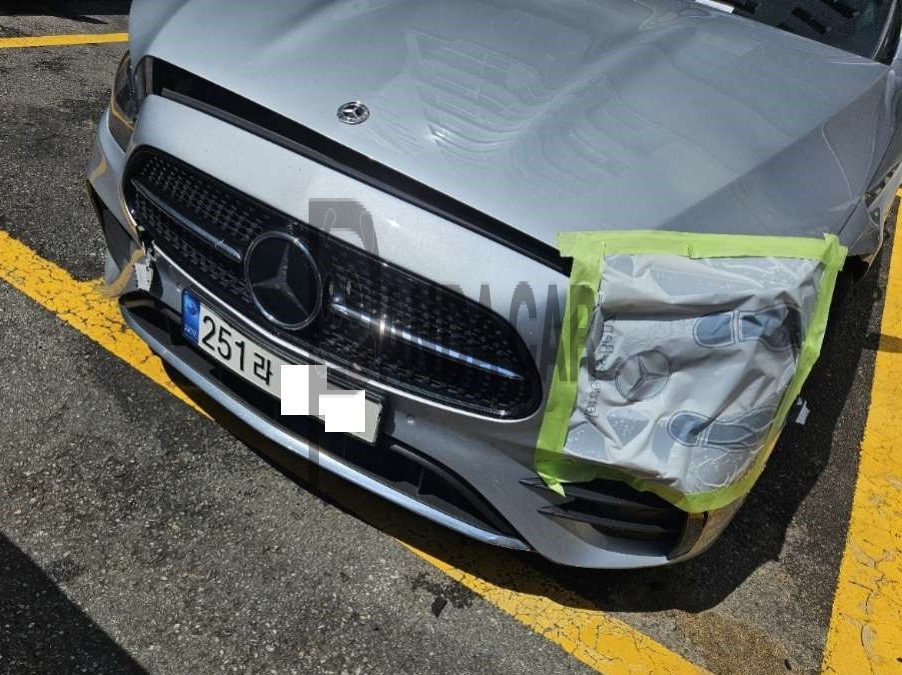 Mercedes-Benz E350 4MATIC - Panda Car